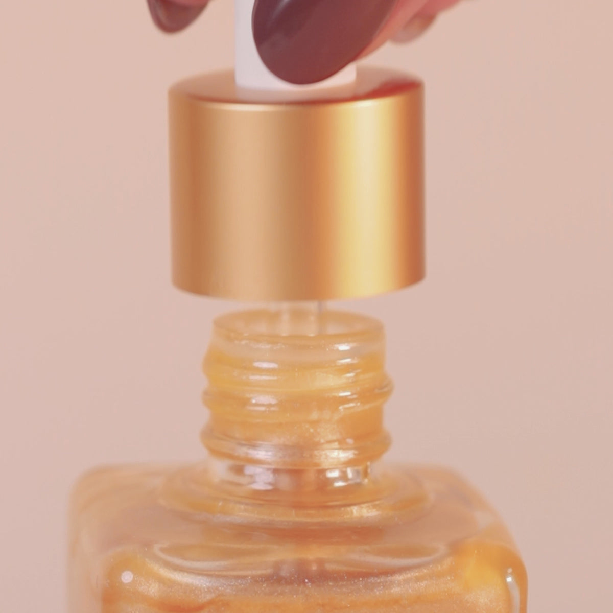 esmi Golden Glow Illuminating Body Oil - Limited Edition – esmi Skin Minerals